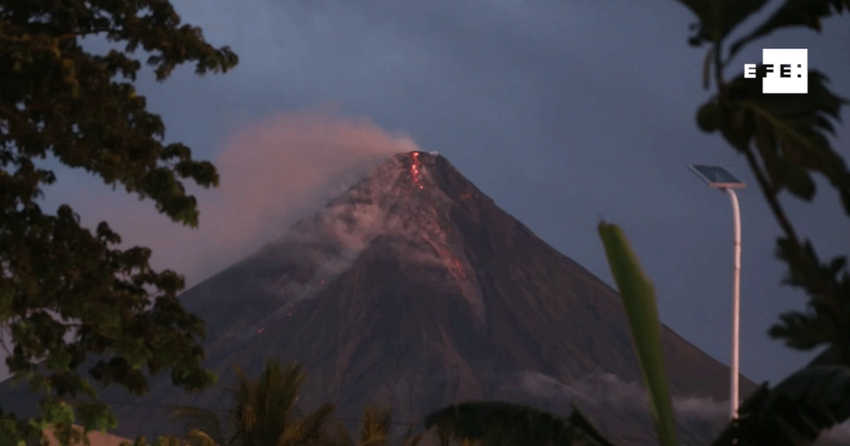 Se extiende amenaza por emisión del volcán Mayón