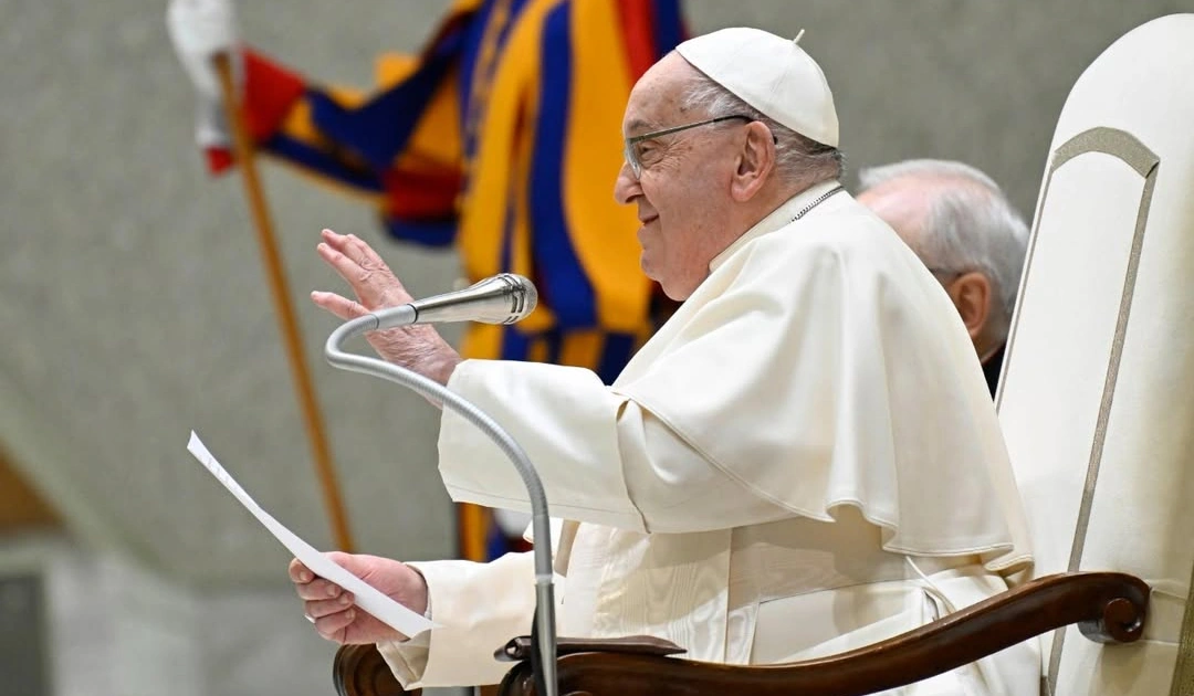 Empeora salud del papa Francisco tras ataque aislado de broncoespasmo