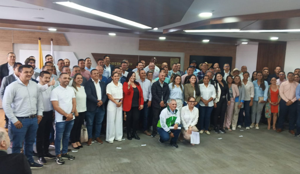 Gobernador Rendón Recibe Apoyo De Más De 100 Alcaldes En Su Propuesta