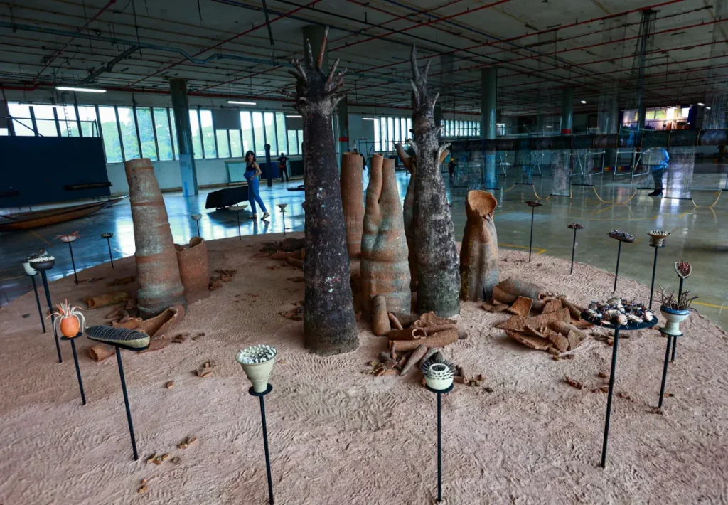 Rutas para vivir la Bienal de Arte 2025: cómo llegar a todas sus sedes ...